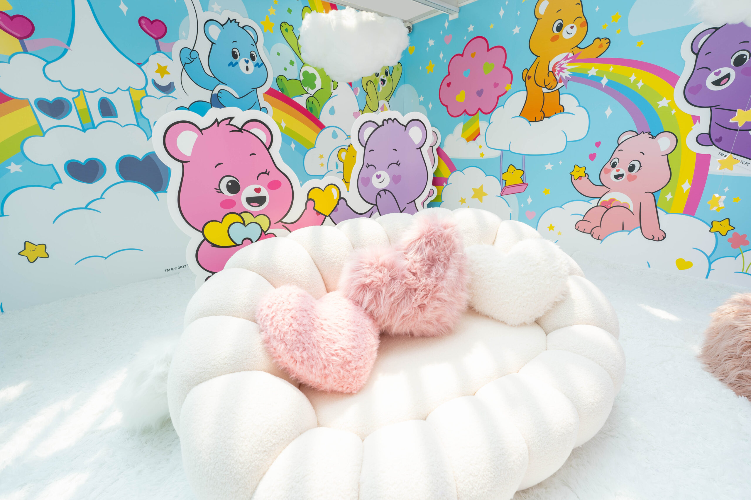 100 隻棉花糖色毛毛 CareBears 登陸旺角朗豪坊 kkplus ，獨家發售款式及打卡點率先看讓你沉浸夢幻粉色之中… | KONGGOK 港角